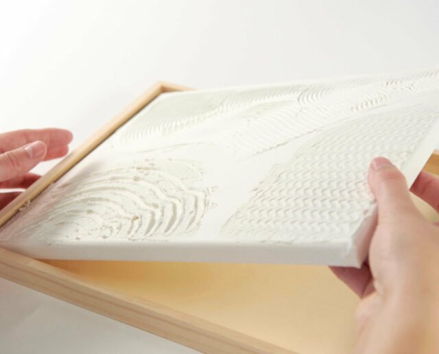 Strukturpaste auf Leinwand » 3D-Effekt mit Spachtel I idee.blog